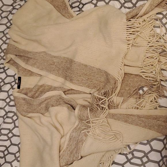 Francesca's Collections | Sweaters | Francesca Boutique Sweater Ruana ...